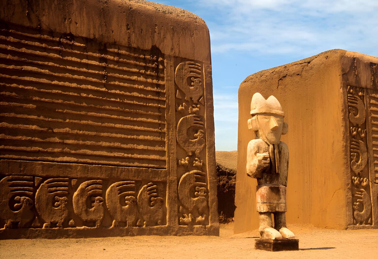 Chan Chan, la ciudad de barro más grande del mundo - Perú - Ser Turista