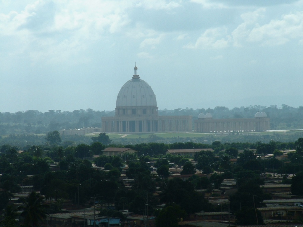 Basílica de Nuestra Señora de la Paz de Yamoussoukro - Costa de Marfil ...
